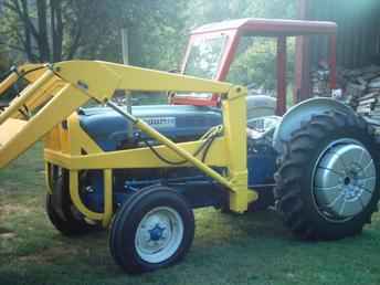 Used Farm Tractors for Sale: Ford 2000 W Loader (2005-10-21 ...