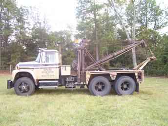 Used Farm Tractors for Sale: 78 International 1850 Loadstar (2005-10-28 ...