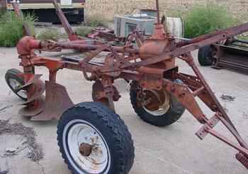 Used Farm Tractors for Sale: Ih Whirlwind Terrace Plow (2005-10-30 ...