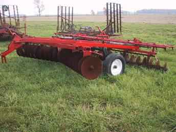 Used Farm Tractors for Sale: Ih 37 Disk (2005-11-05) - Yesterday's Tractors