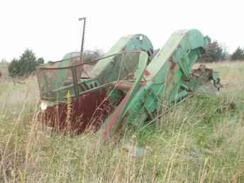 Used Farm Tractors for Sale: John Deere 227 Corn Picker (2005-11-12 ...