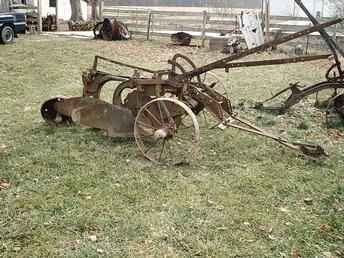 Used Farm Tractors for Sale: 2 Bottom Plow On Steel (2005-12-11 ...