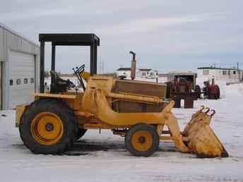 Used Farm Tractors for Sale: 680 Industrial Case Tractor (2006-01-01 ...