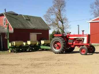Used Farm Tractors for Sale: Ih 806 Turbo (2006-01-15) - Yesterday's ...
