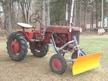 Used Farm Tractors for Sale: Farmall Cub With Snow Blade (2006-02-04 ...