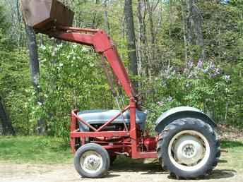 Used Farm Tractors for Sale: Excellent Ford 800 Loader (2006-05-09 ...