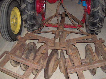 Used Farm Tractors for Sale: Mounted Disk For Farmall Cub (2006-05-14 ...