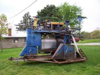 Used Farm Tractors for Sale: John Blue Highboy Sprayer (2006-05-28 ...