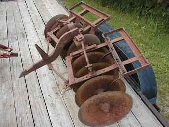 Used Farm Tractors for Sale: Farmall Cub Fast Hitch Disk (2006-06-18 ...