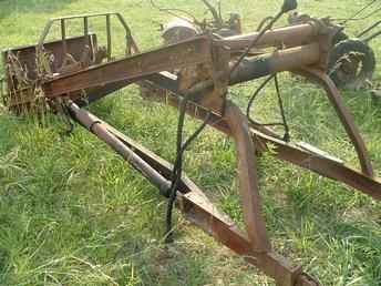 Used Farm Tractors for Sale: Loader For Farmall C Thru 200 (2006-07-06 ...