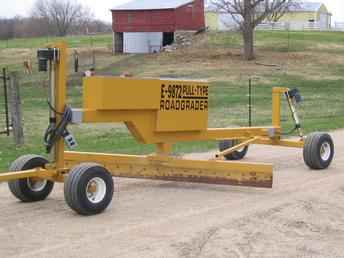 Used Farm Tractors for Sale: Pull Type Road Grader (2006-07-07 ...