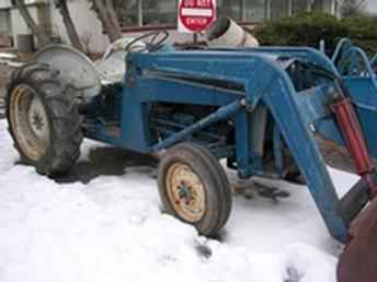 Used Farm Tractors for Sale: Ford 2000 Tractor With Loader (2006-07-17 ...