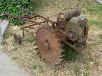 Used Farm Tractors for Sale: Antique Lauson Garden Tractor (2006-07-17 ...