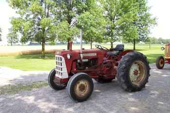 Used Farm Tractors for Sale: Cockshutt 550 (2006-08-06) - Yesterday's ...