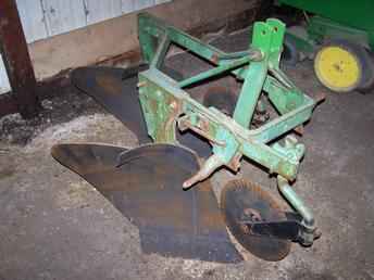 Used Farm Tractors for Sale: John Deere #45 Plow (2006-08-24 ...