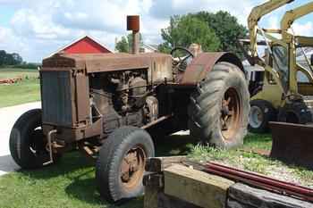 Used Farm Tractors for Sale: 1937 Case L (2006-08-24) - Yesterday's ...