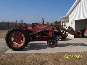 Used Farm Tractors for Sale: Farmall H Hydraulic Loader (2008-04-21 ...