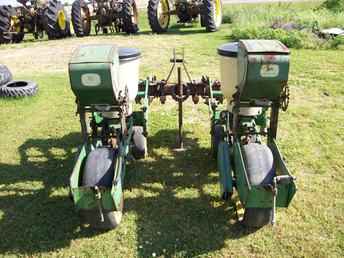 Used Farm Tractors for Sale: 51 JD Planter (2008-05-20) - Yesterday's ...