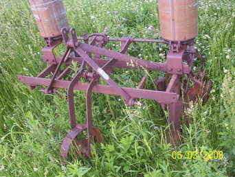 Used Farm Tractors for Sale: Ferguson 2 Row Lister (2008-06-05 ...