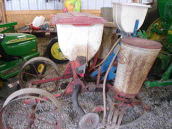 Used Farm Tractors for Sale: Ford 309 Corn Planter (2008-06-09 ...