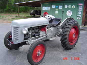 Used Farm Tractors for Sale: Ferguson T-20 (2008-06-13) - Yesterday's ...