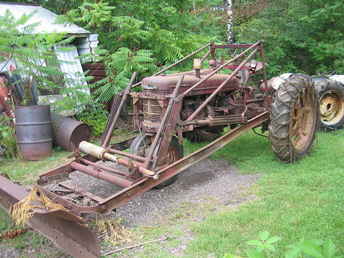Used Farm Tractors for Sale: Farmall Loader (2008-08-03) - Yesterday's ...