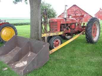Used Farm Tractors for Sale: H Farmall With Trip Loader (2008-08-03 ...