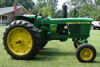 Used Farm Tractors for Sale: John Deere 2520 (2008-08-25) - Yesterday's ...