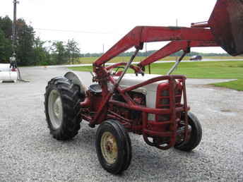 Used Farm Tractors for Sale: Ford 801 With Loader (2008-08-26 ...
