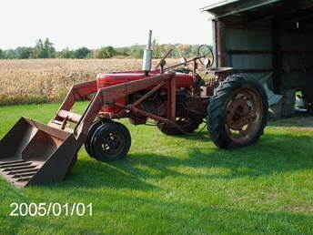 Used Farm Tractors for Sale: 1944 Farmall H With Loader (2008-09-21 ...