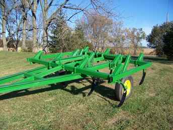 Used Farm Tractors for Sale: John Deere 1600 Chisel Plow (2008-10-12 ...