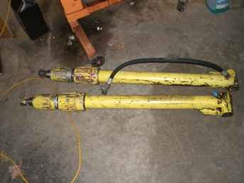 Used Farm Tractors for Sale: Loader Lift Cylinders (2008-10-21 ...
