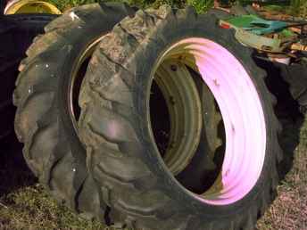Used Farm Tractors for Sale: 13.9X36 John Deere Tires/Rims (2008-11-17 ...