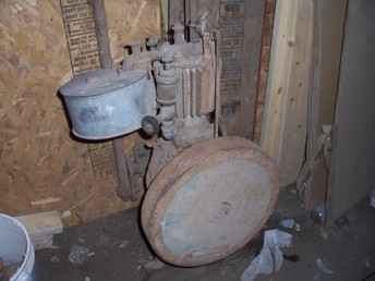 Used Farm Tractors for Sale: Fuller&Johnson Pump Engine (2008-12-09 ...