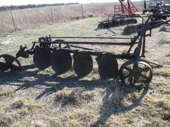 Used Farm Tractors for Sale: Oliver Disc Plow (2009-01-01) - Yesterday ...