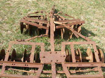 Used Farm Tractors for Sale: Farmall 23A Disc Harrow 4 Cub (2009-01-02 ...