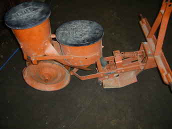 Used Farm Tractors for Sale: Cole Planter 3POINT Hitch (2009-02-15 ...