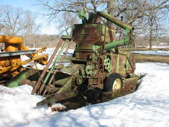 Used Farm Tractors for Sale: John Deere 65 Combine (2009-03-19 ...