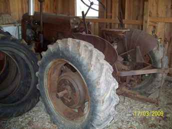 Used Farm Tractors for Sale: 1949 Case VAC W/Plow (2009-03-25 ...
