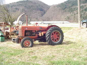 Used Farm Tractors for Sale: Ihc WD9 (2009-03-28) - Yesterday's Tractors