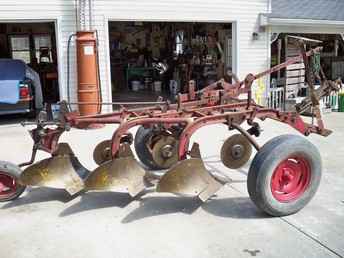 Used Farm Tractors for Sale: Ihc No. 8 3X14 Hydraulic Plow (2009-04-04 ...