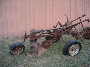 Used Farm Tractors for Sale: Ih Servis Whirlwind Plow (2009-04-05 ...