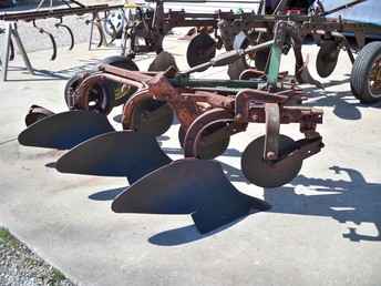 Used Farm Tractors for Sale: Case Eagle Hitch 3X14 Plow (2009-04-15 ...