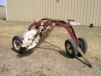 Used Farm Tractors for Sale: Ih 35 Hay Rake W/ Dolly Wheel (2009-04-19 ...