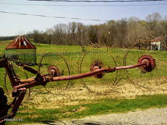 Used Farm Tractors for Sale: Hay Rake (2009-04-25) - Yesterday's Tractors