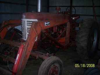 Used Farm Tractors for Sale: Farmall 400 Diesel With Loader (2009-05-18 ...