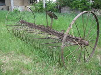 Used Farm Tractors for Sale: Antique Dump Rake (2009-05-27) - Yesterday ...