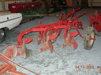 Used Farm Tractors for Sale: Cockshutt 3 Bottom Pull Plow (2009-06-01 ...