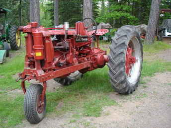 Used Farm Tractors for Sale: Farmall F12, Heisler Road Gear (2009-06-18 ...