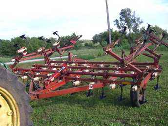 Used Farm Tractors for Sale: Ih Model 45 Field Cultivator (2009-06-29 ...